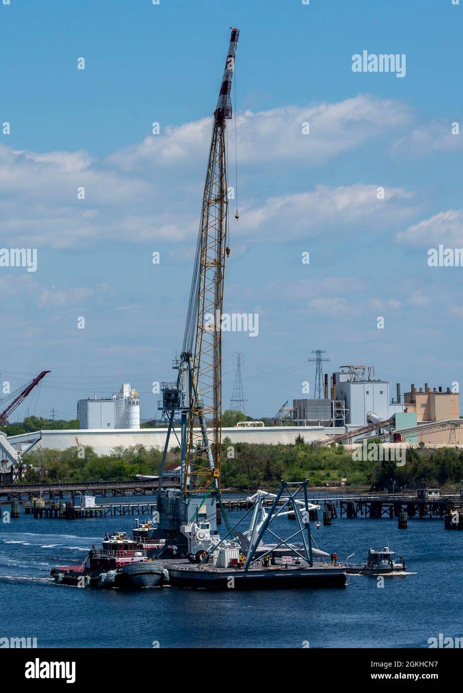 Carrier aircraft crash crane hi-res stock photography and images - Alamy