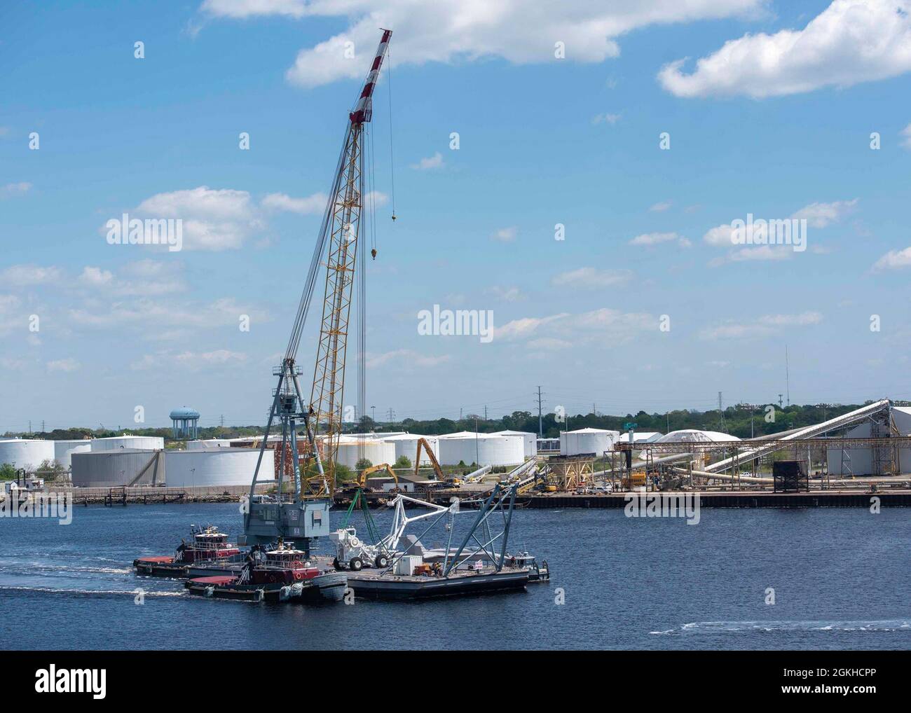 Tilly crash crane hi-res stock photography and images - Alamy