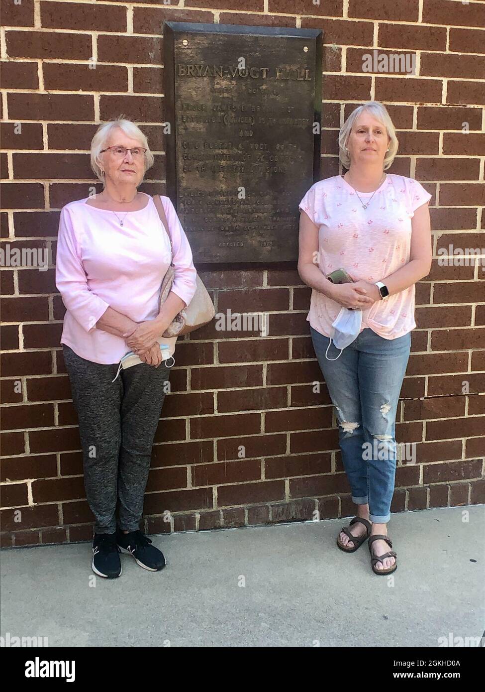 Gold Star Spouse Nancy Jacobs and daughter Kristy Drews pose next to ...