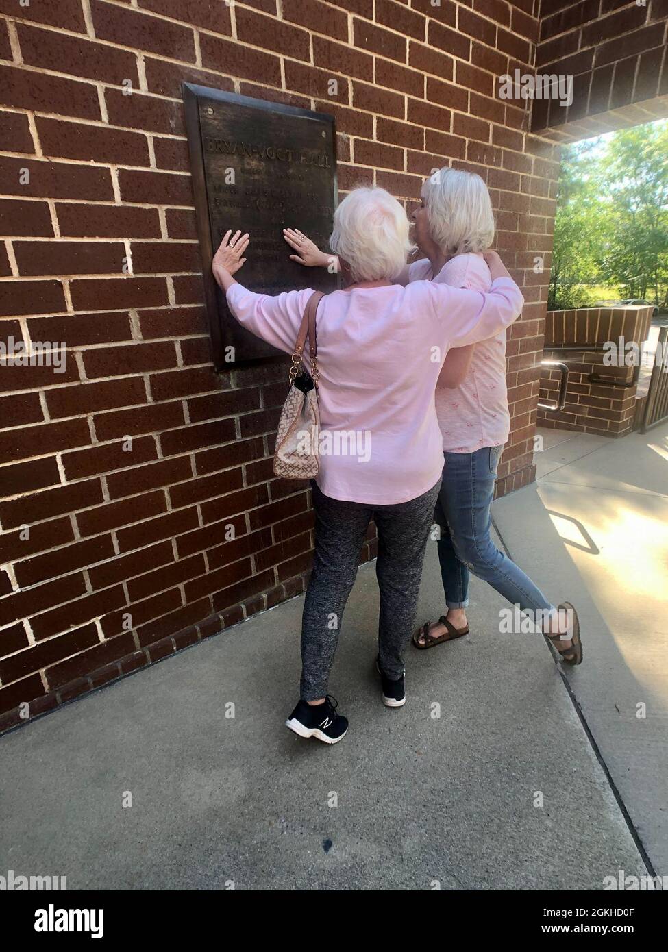 Gold Star Spouse Nancy Jacobs and daughter Kristy Drews observe the ...