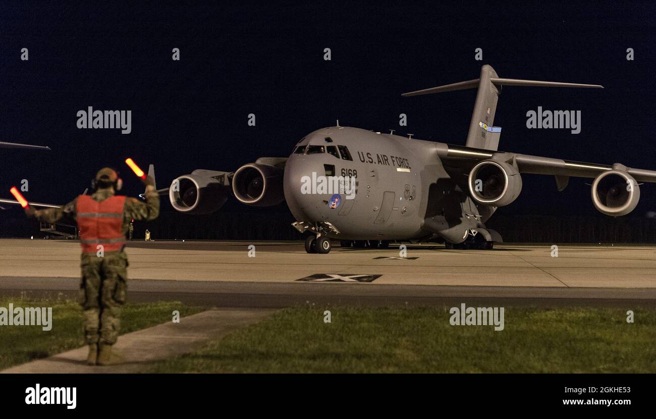 736th aircraft maintenance squadron hi-res stock photography and images ...