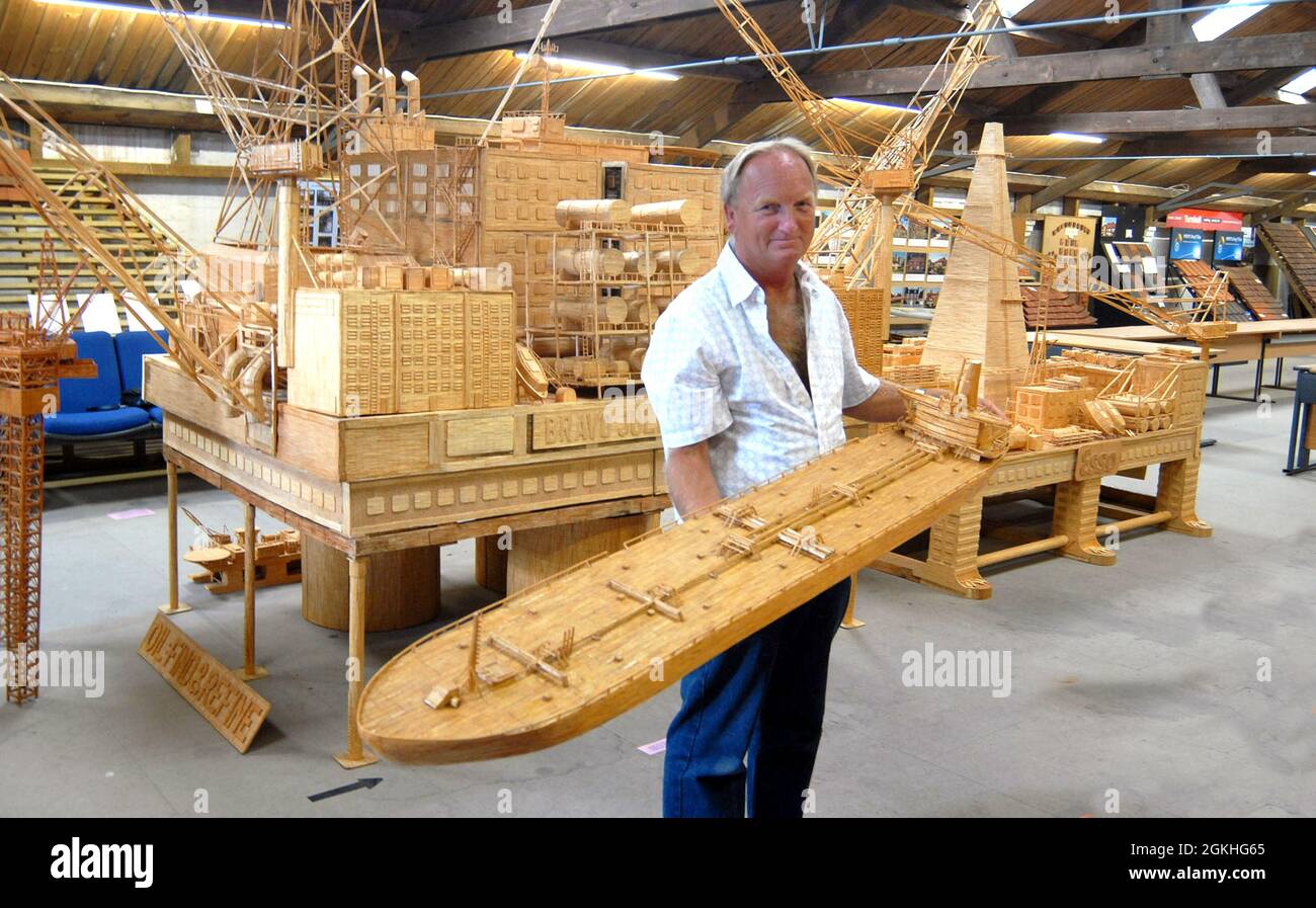 Brent bravo oil rig hi-res stock photography and images - Alamy