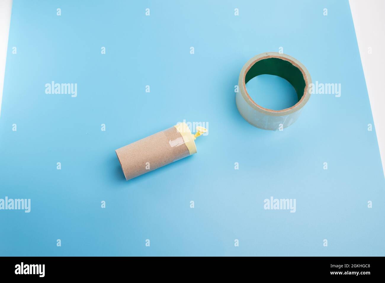 DIY paper cracker, paper craft, toilet roll recycle Stock Photo - Alamy