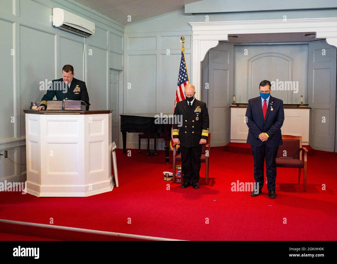 Vice Adm. Daryl Caudle, center, commander, Submarine Forces (SUBFOR ...