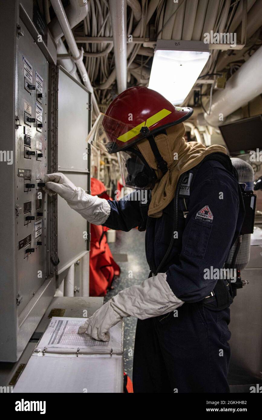 PACIFIC OCEAN (April 23, 2021) U.S. Navy Gas Turbine Systems Technician ...