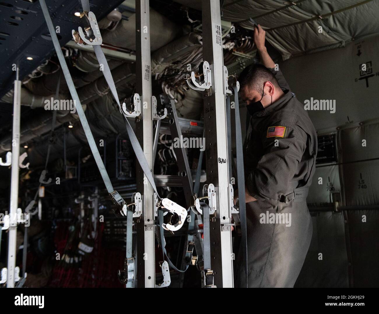 U.S. Air Force Staff Sgt. Devon Bernal, 86th Aeromedical Evacuation ...