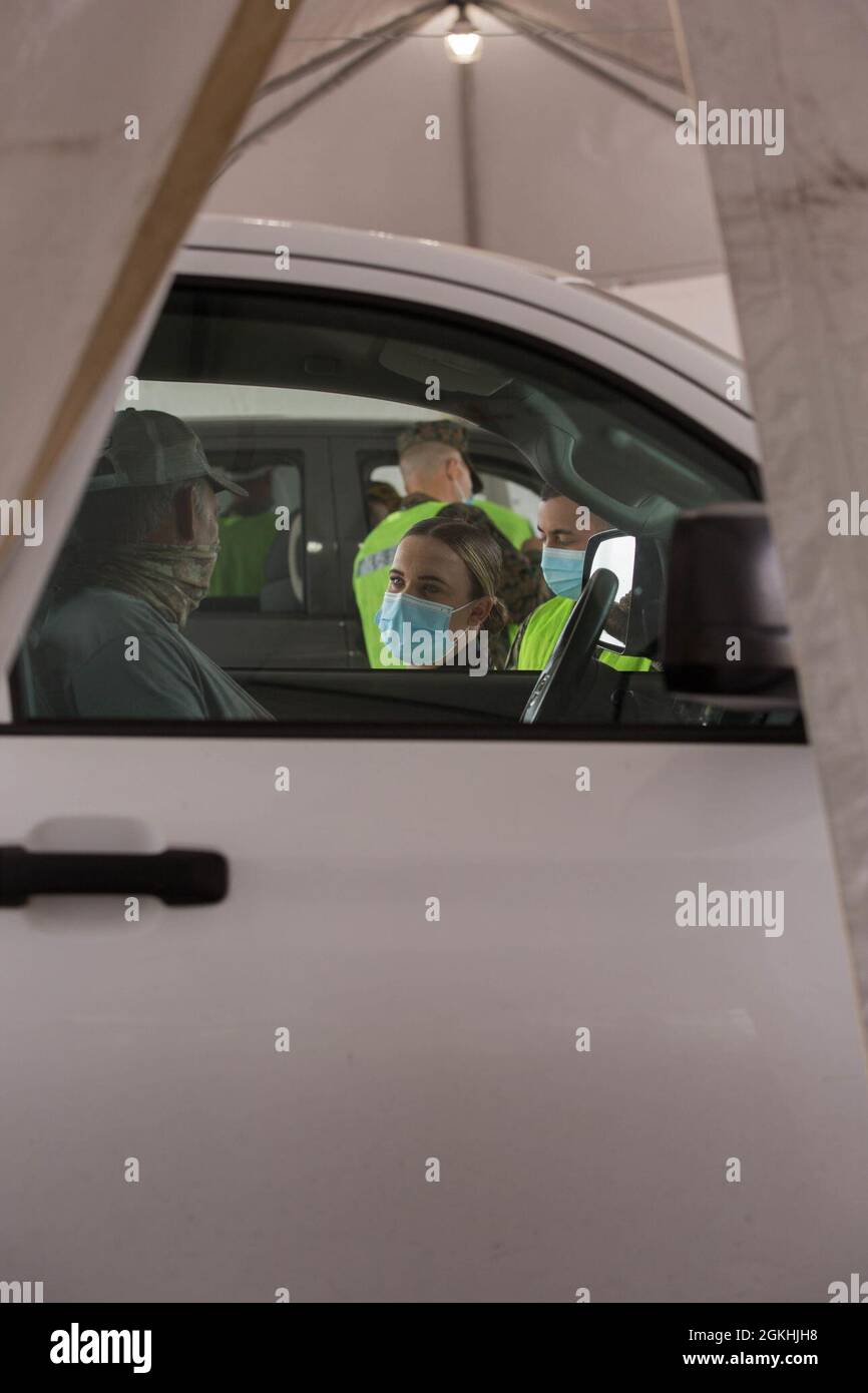 Embarker hi-res stock photography and images - Alamy