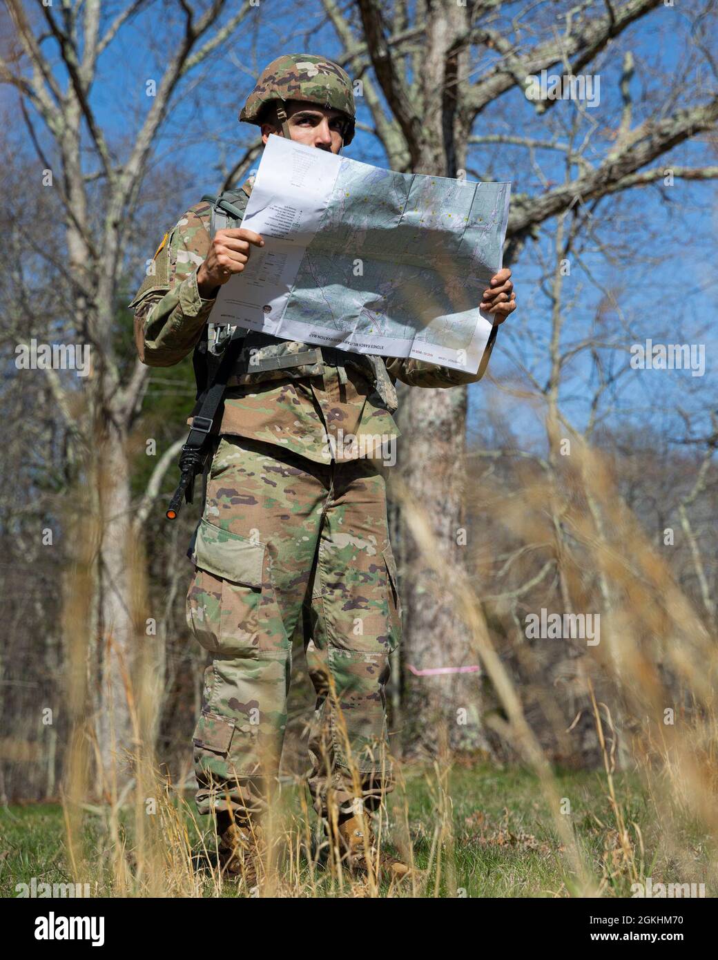 Army map reading hi-res stock photography and images - Alamy
