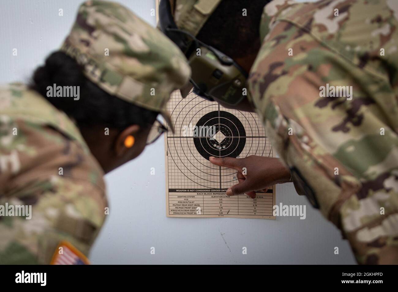 U.S. Army Soldiers with the 98th Training Division and the Army Reserve ...