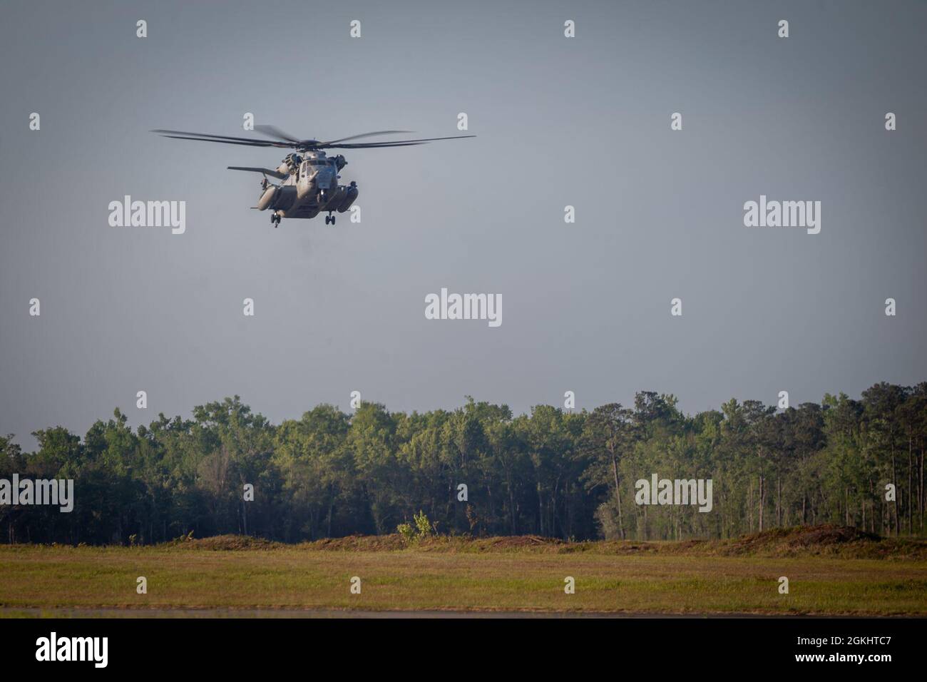 U.S. Marines with Marine Heavy Helicopter Squadron 461, 2nd Marine Air ...