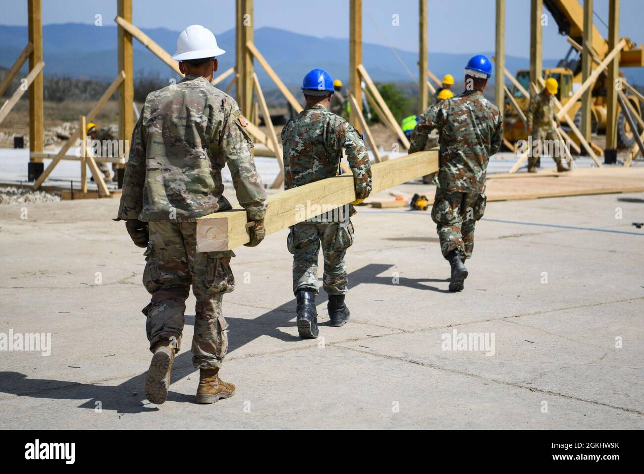 U.s. military engineer build hi-res stock photography and images - Alamy