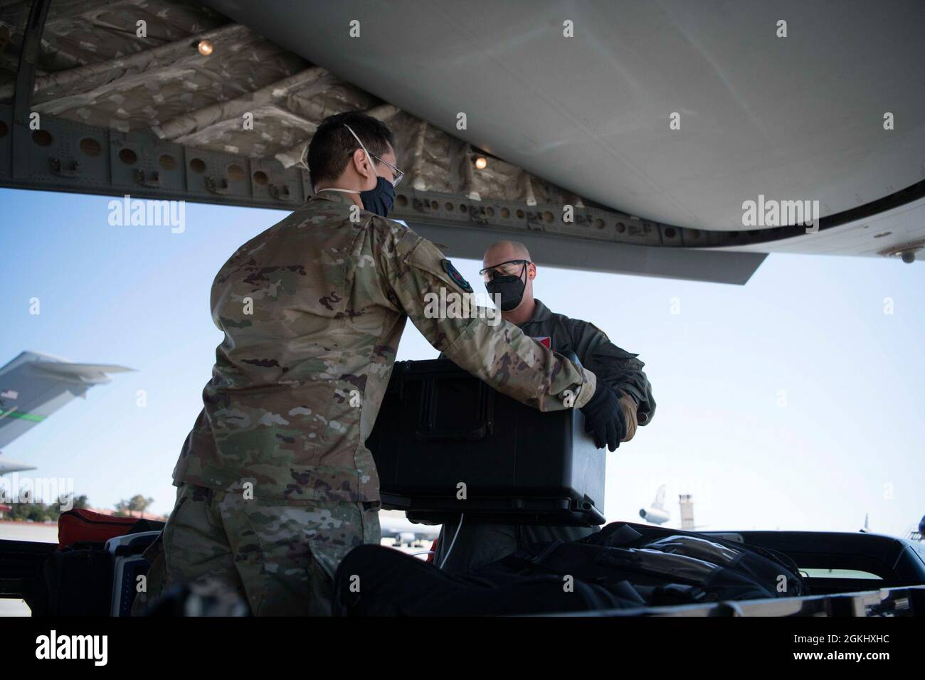 446th aeromedical evacuation squadron hi-res stock photography and ...
