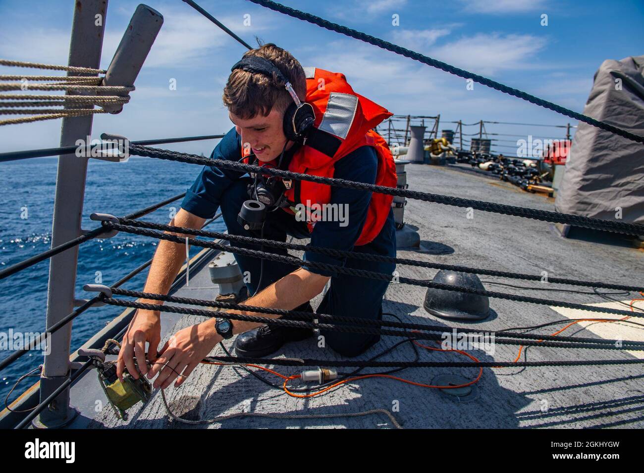 210427-N-FD648-1001 GULF OF OMAN (April 27, 2021) – Cryptologic ...