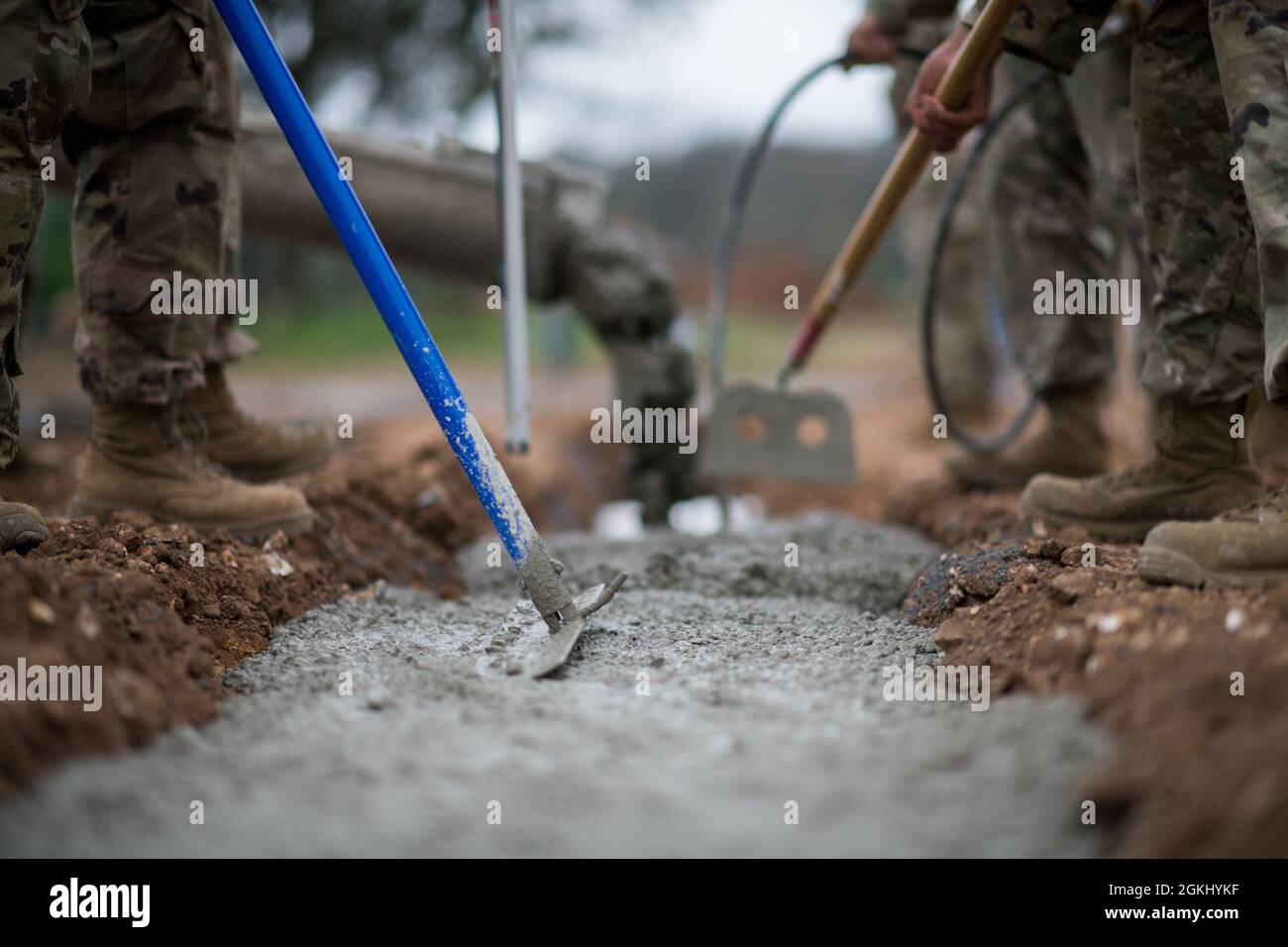158th maneuver enhancement brigade hi-res stock photography and images ...
