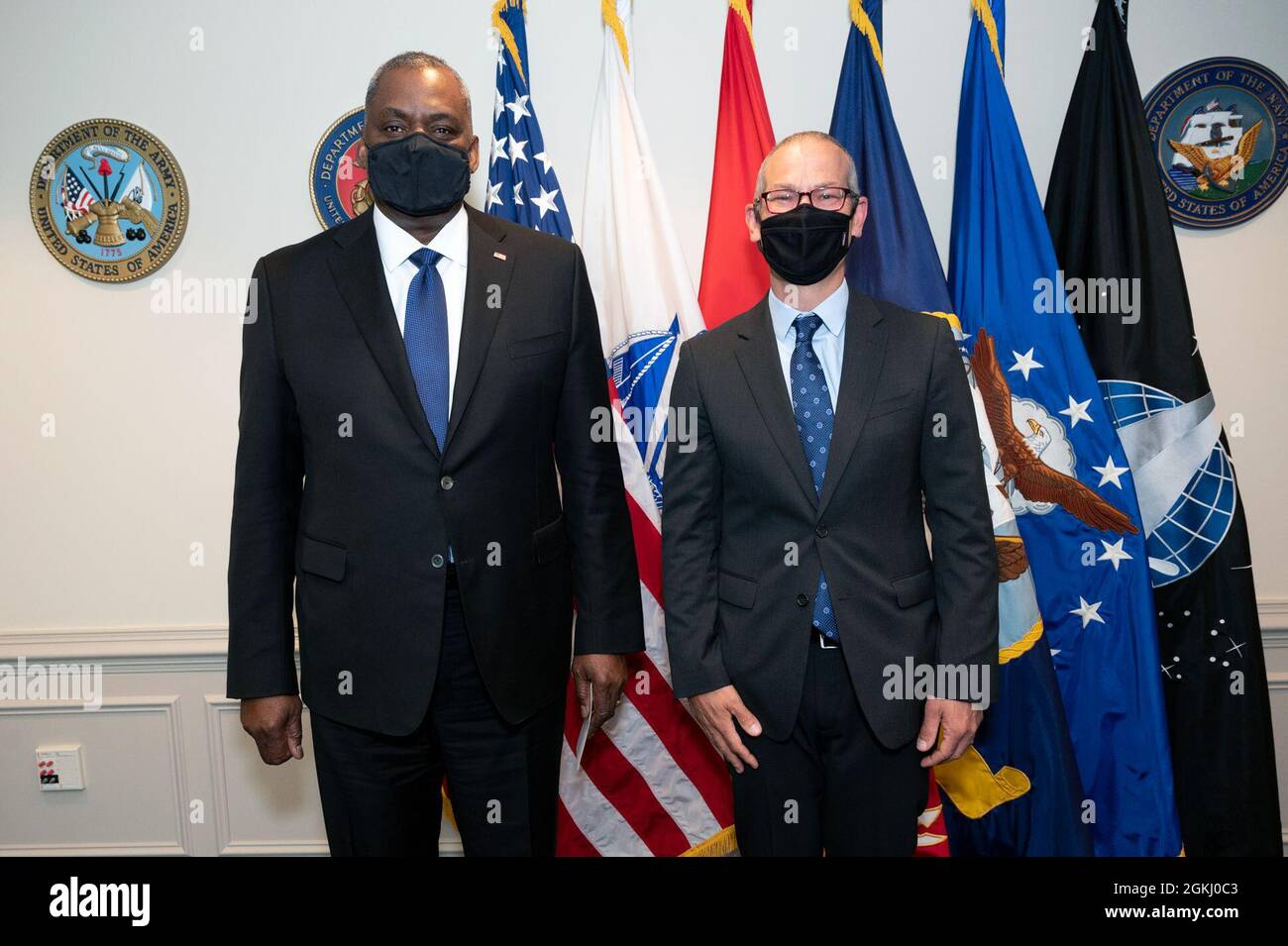 Lloyd austin sworn in hi-res stock photography and images - Alamy