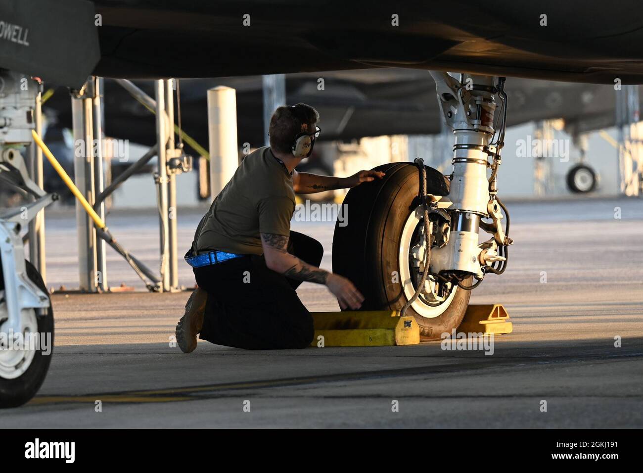 33rd aircraft maintenance squadron hi-res stock photography and images ...