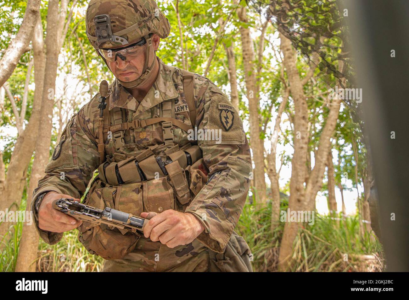 Expert infantry badge hi-res stock photography and images - Alamy