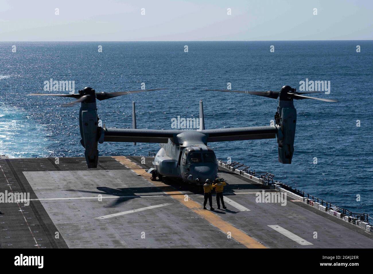 PACIFIC OCEAN (April 27, 2021) An MV-22B Osprey, assigned to Marine ...