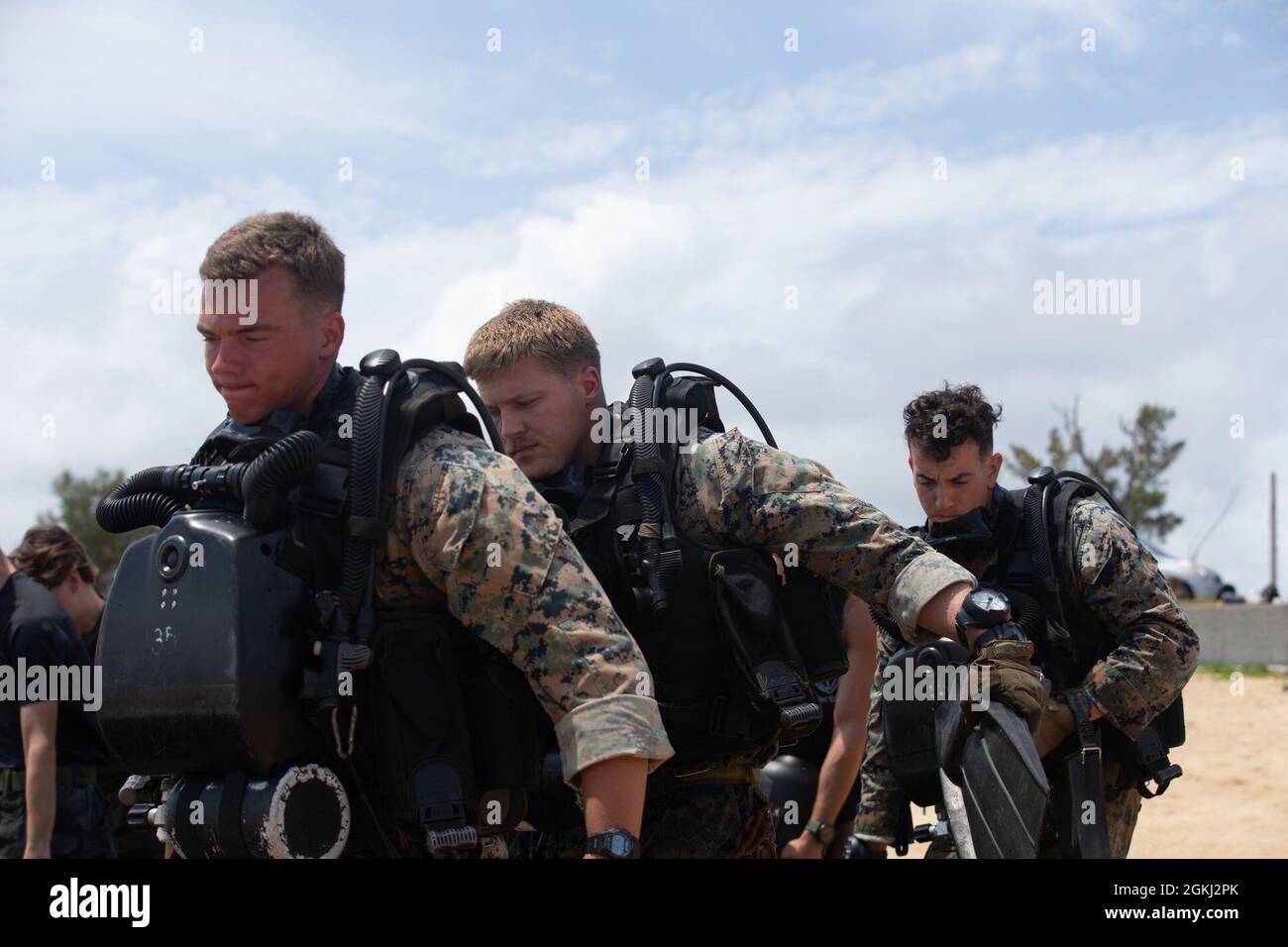 U.S. Marines with Force Reconnaissance Platoon (FRP), 31st Marine ...