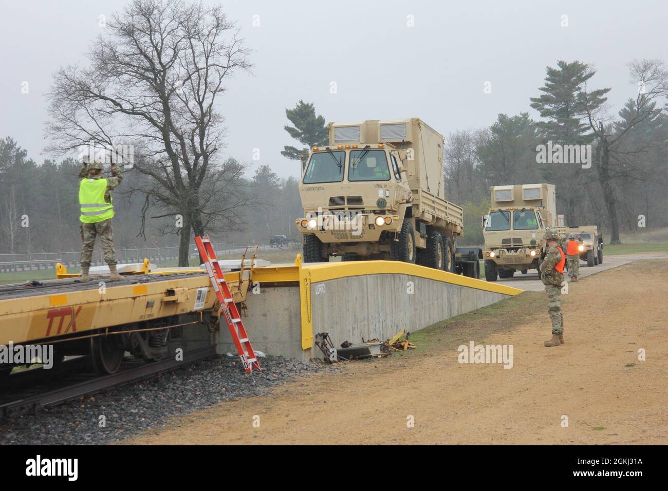 107th support maintenance hi-res stock photography and images - Alamy