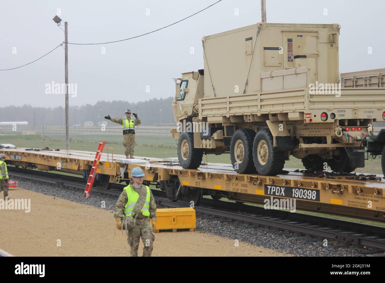 107th support maintenance hi-res stock photography and images - Alamy