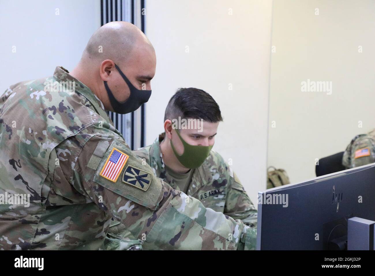 Sgt. 1st Class Gregorio Estrada, Patriot Master Gunner course lead ...