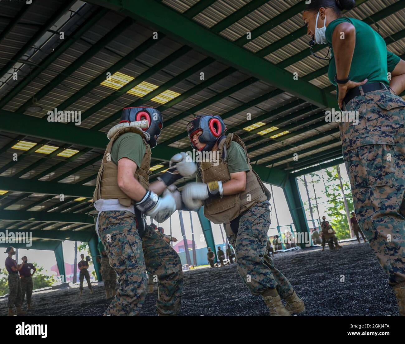 Recruits with Oscar Company, 4th Recruit Training Battalion, conduct ...