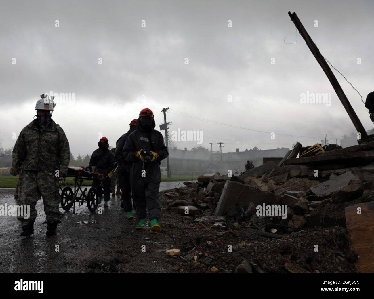 U.S. Army horizontal construction engineers from the 526th Engineer ...
