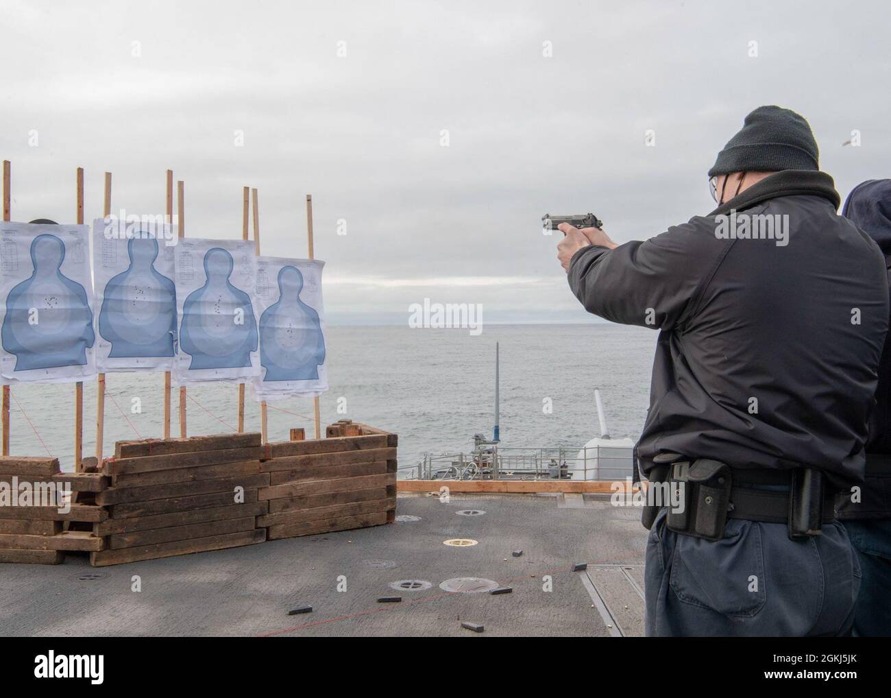 PACIFIC OCEAN (April 29, 2021) U.S. Navy Fire Controlman (Aegis) 2nd ...
