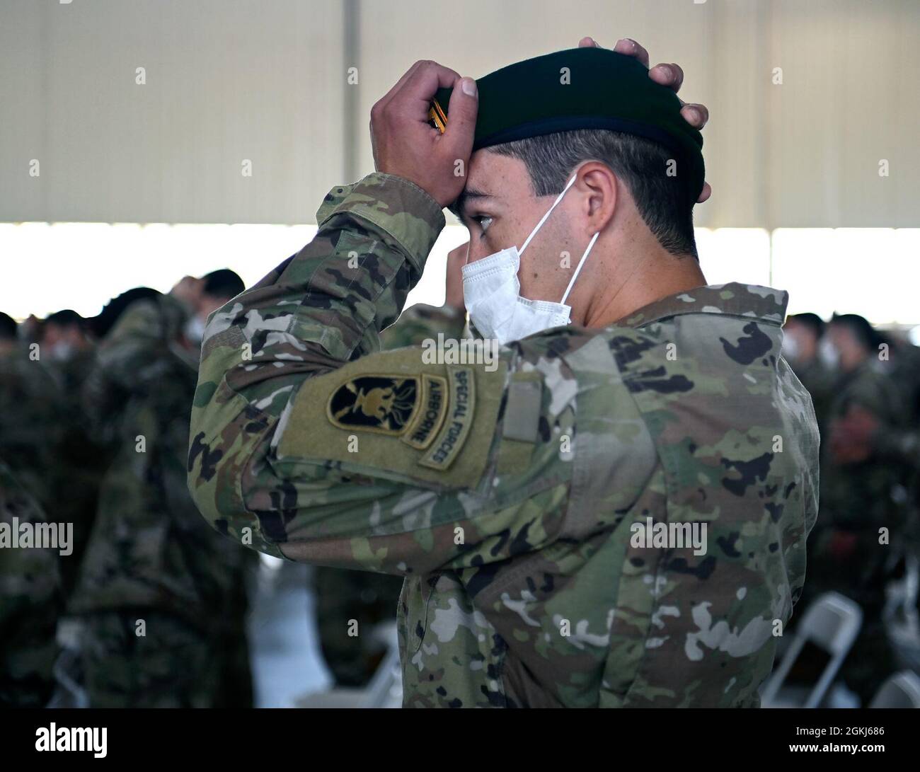 A Soldier assigned to the U.S. Army John F. Kennedy Special Warfare ...