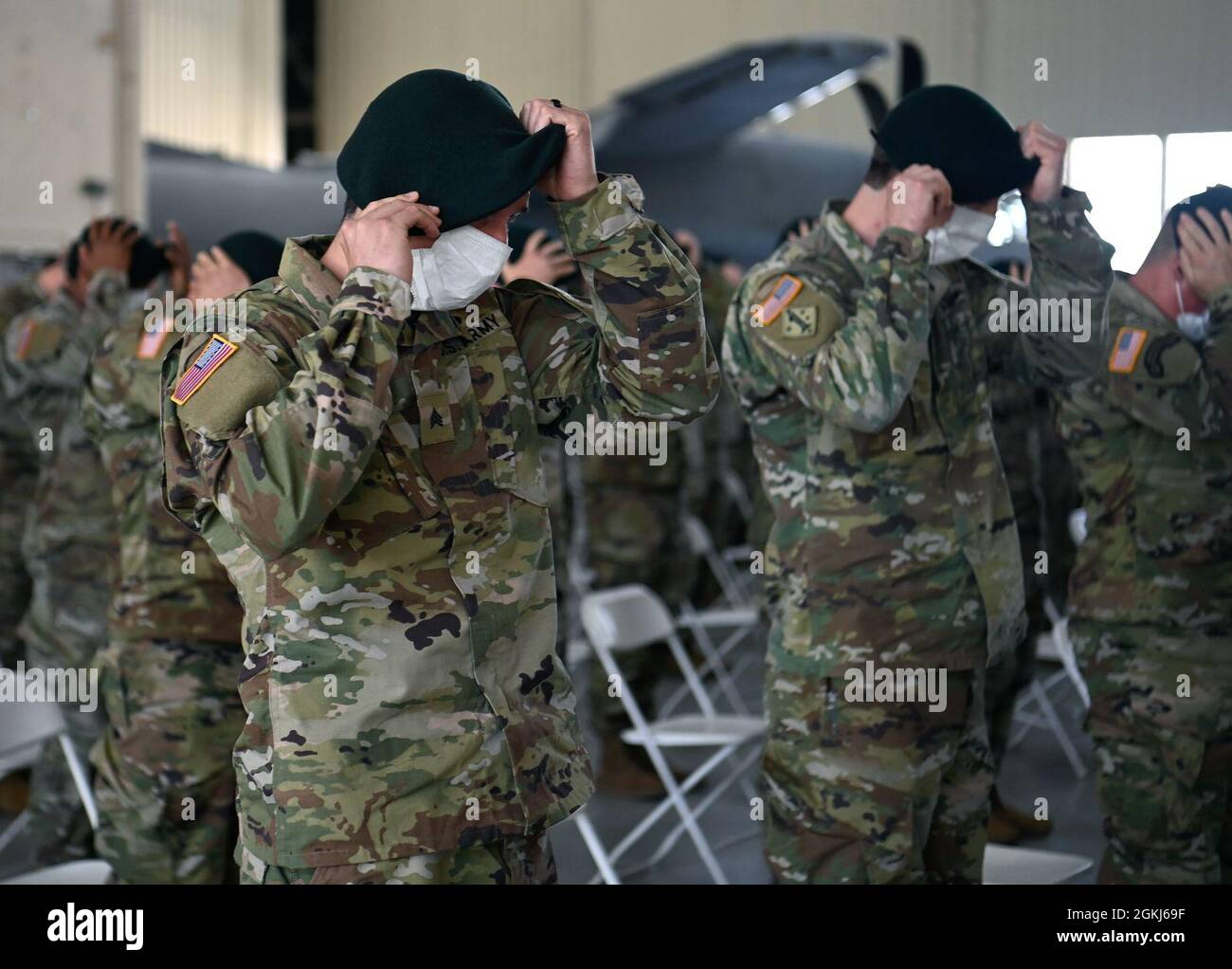 Soldiers assigned to the U.S. Army John F. Kennedy Special Warfare ...
