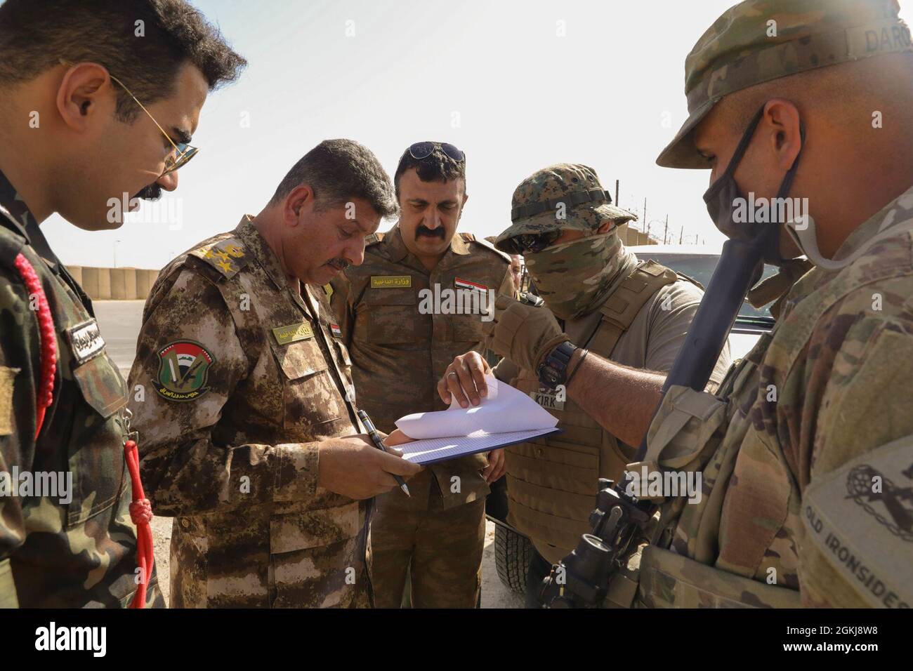 Iraqi border guard forces hi-res stock photography and images - Alamy