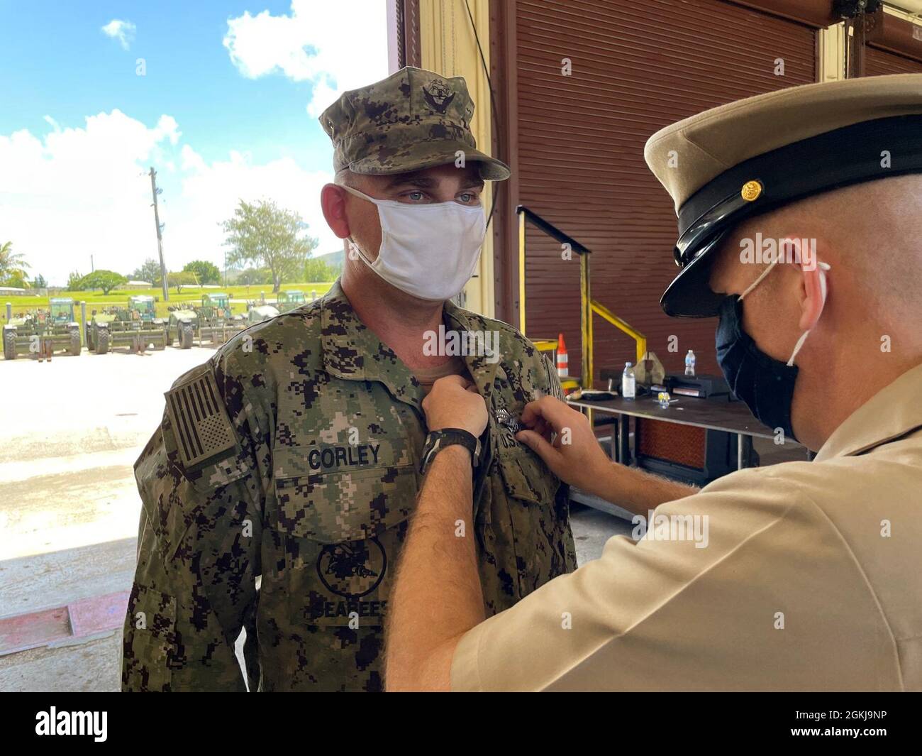 Seabee combat warfare specialist hi-res stock photography and images ...