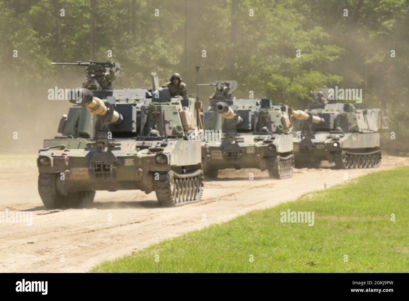 U.S. Army National Guard Soldiers with the 1-178th Field Artillery ...