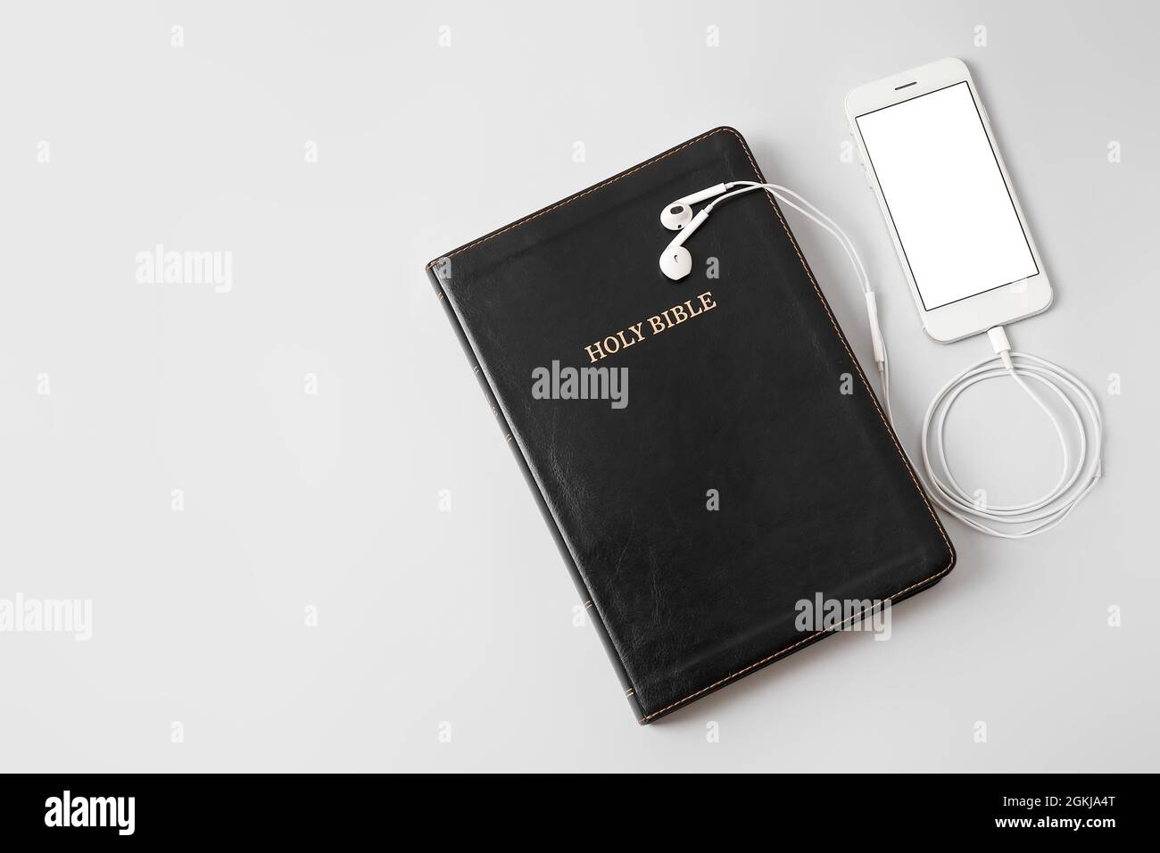 Bible mobile phone hi-res stock photography and images - Alamy