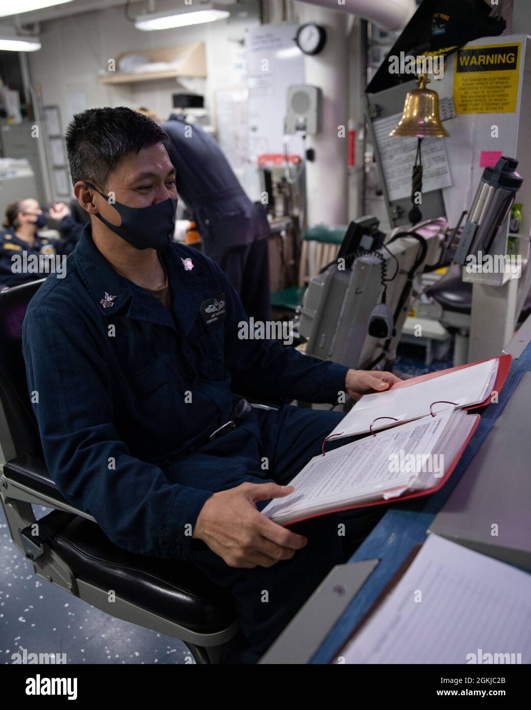 210430-N-HG846-0003 PACIFIC OCEAN (April 30, 2021) – Gas Turbine ...