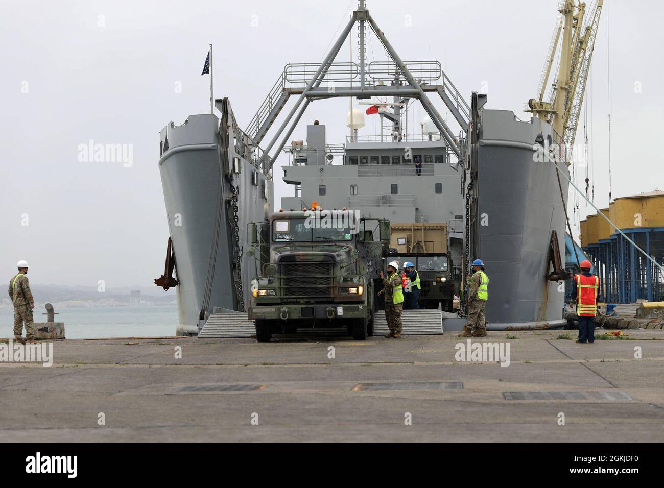 Army logistic support vessel hi-res stock photography and images - Alamy