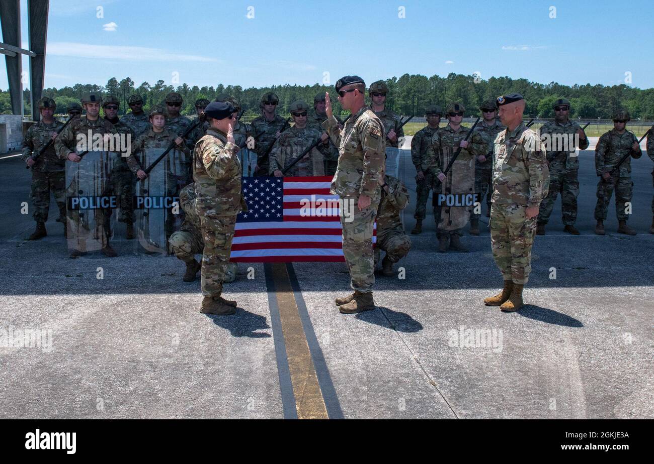 156th airlift wing hi-res stock photography and images - Alamy