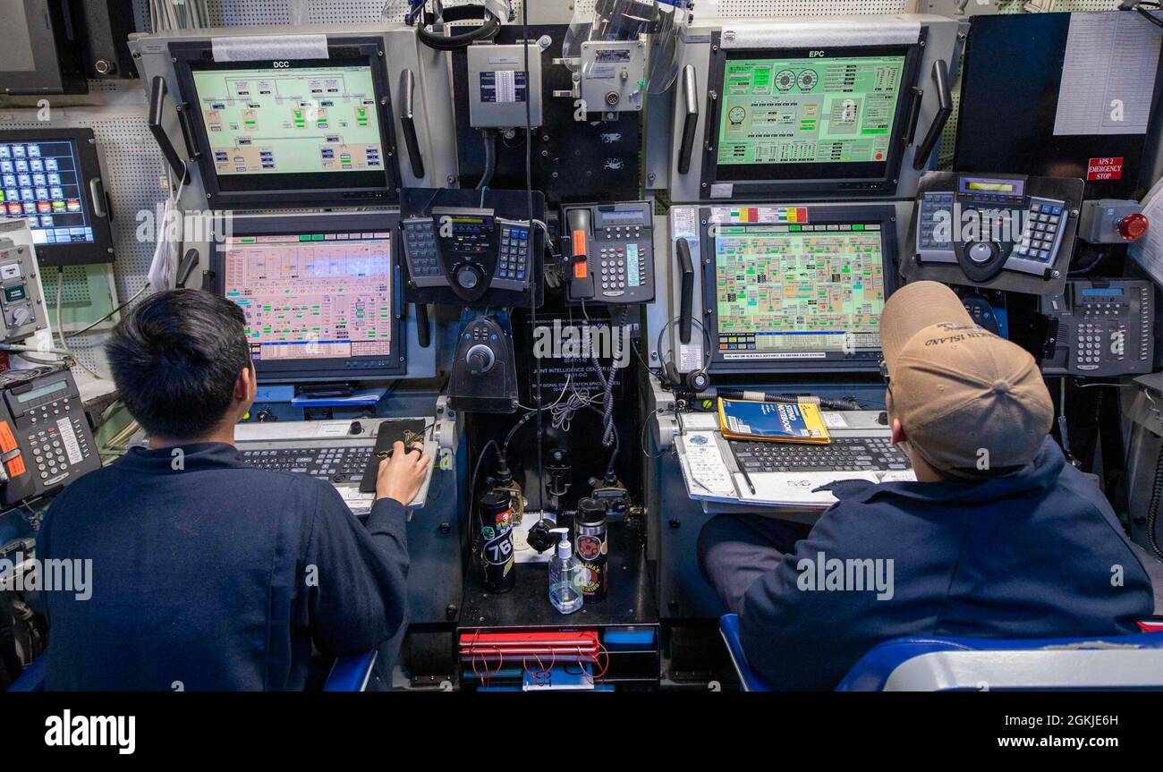 PACIFIC OCEAN (May 1, 2021) – U.S. Navy Damage Controlman 2nd Class ...
