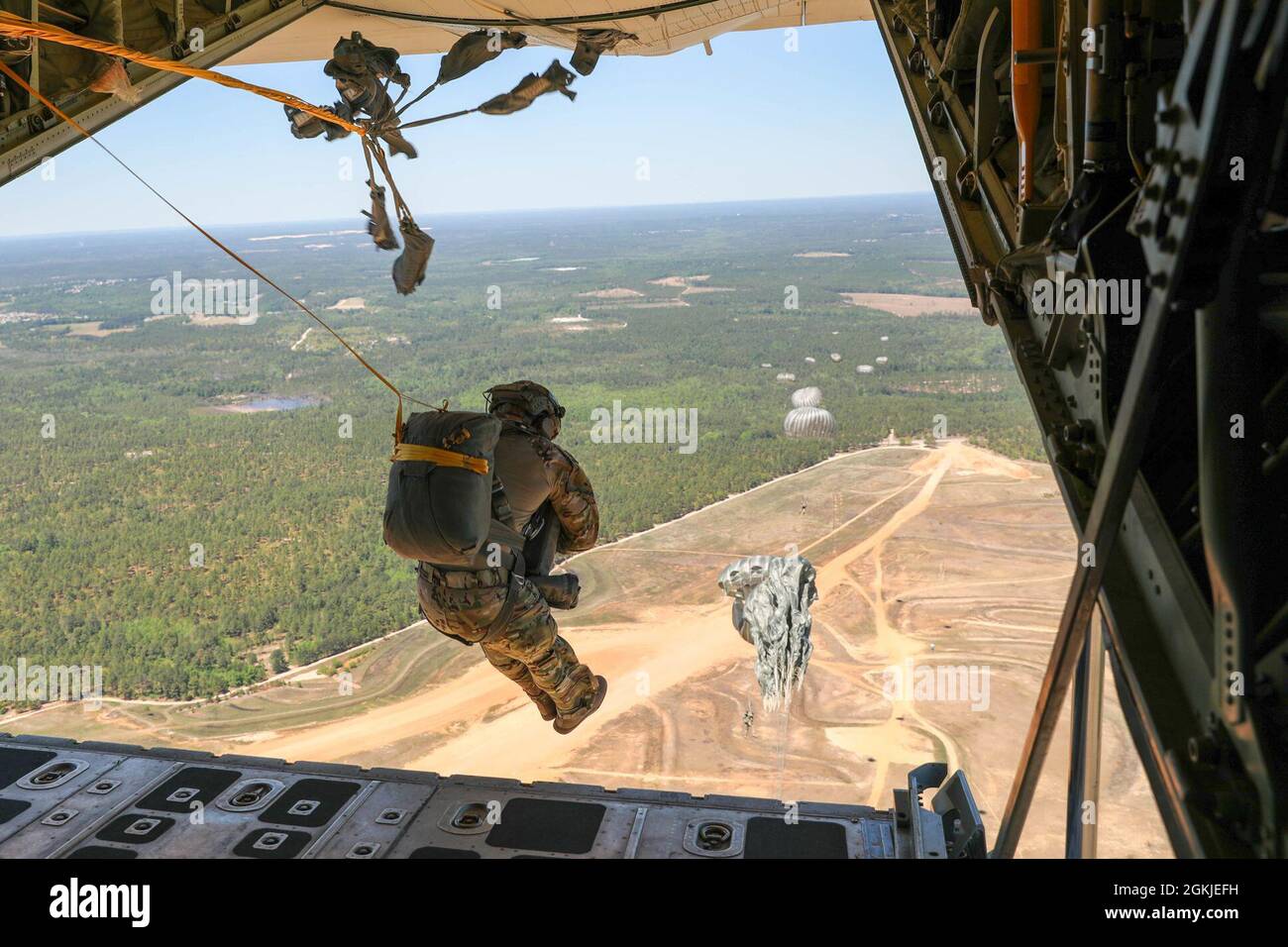 130 feet drop hi-res stock photography and images - Alamy