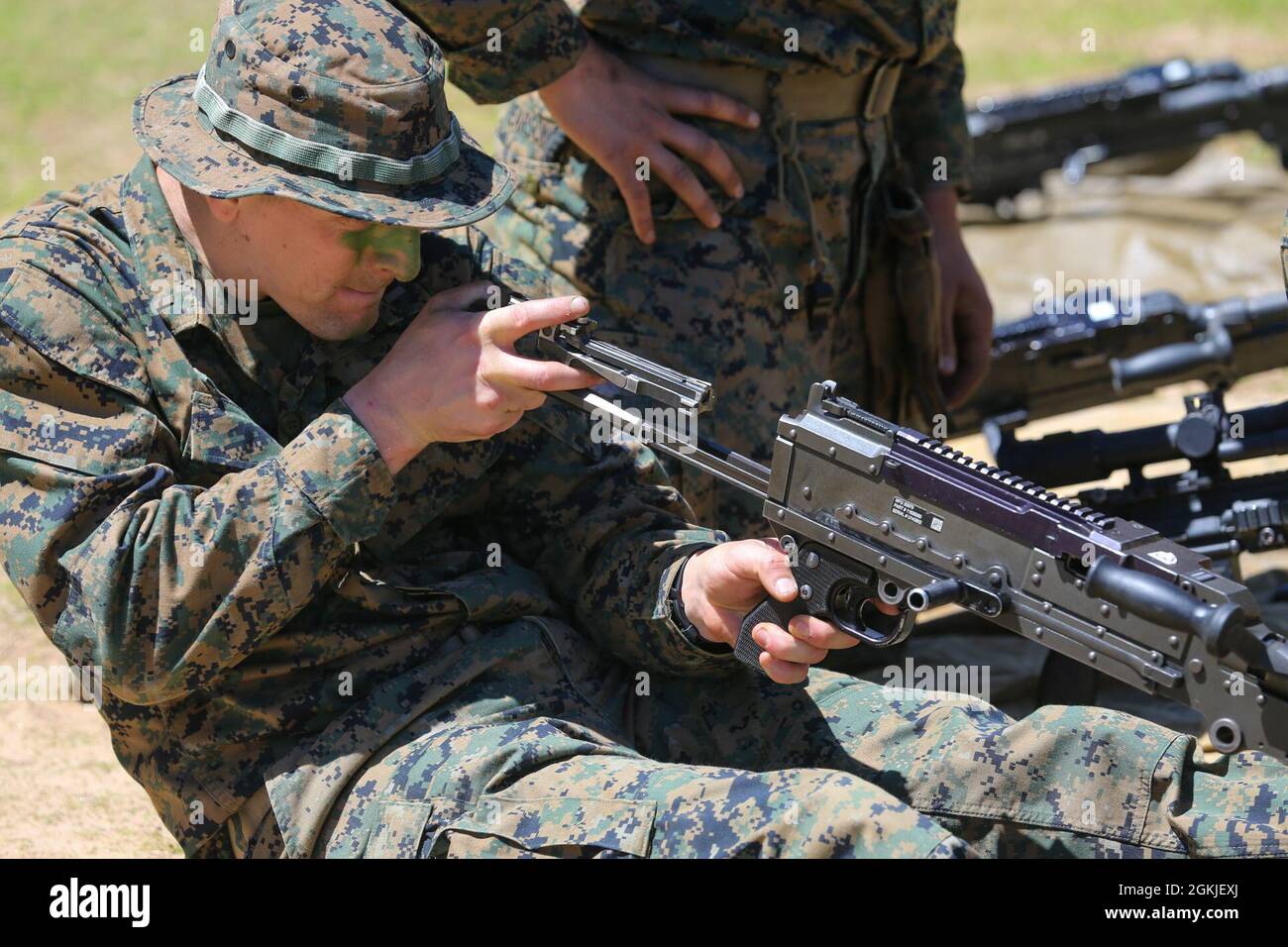 Weapon disassembly hi-res stock photography and images - Alamy