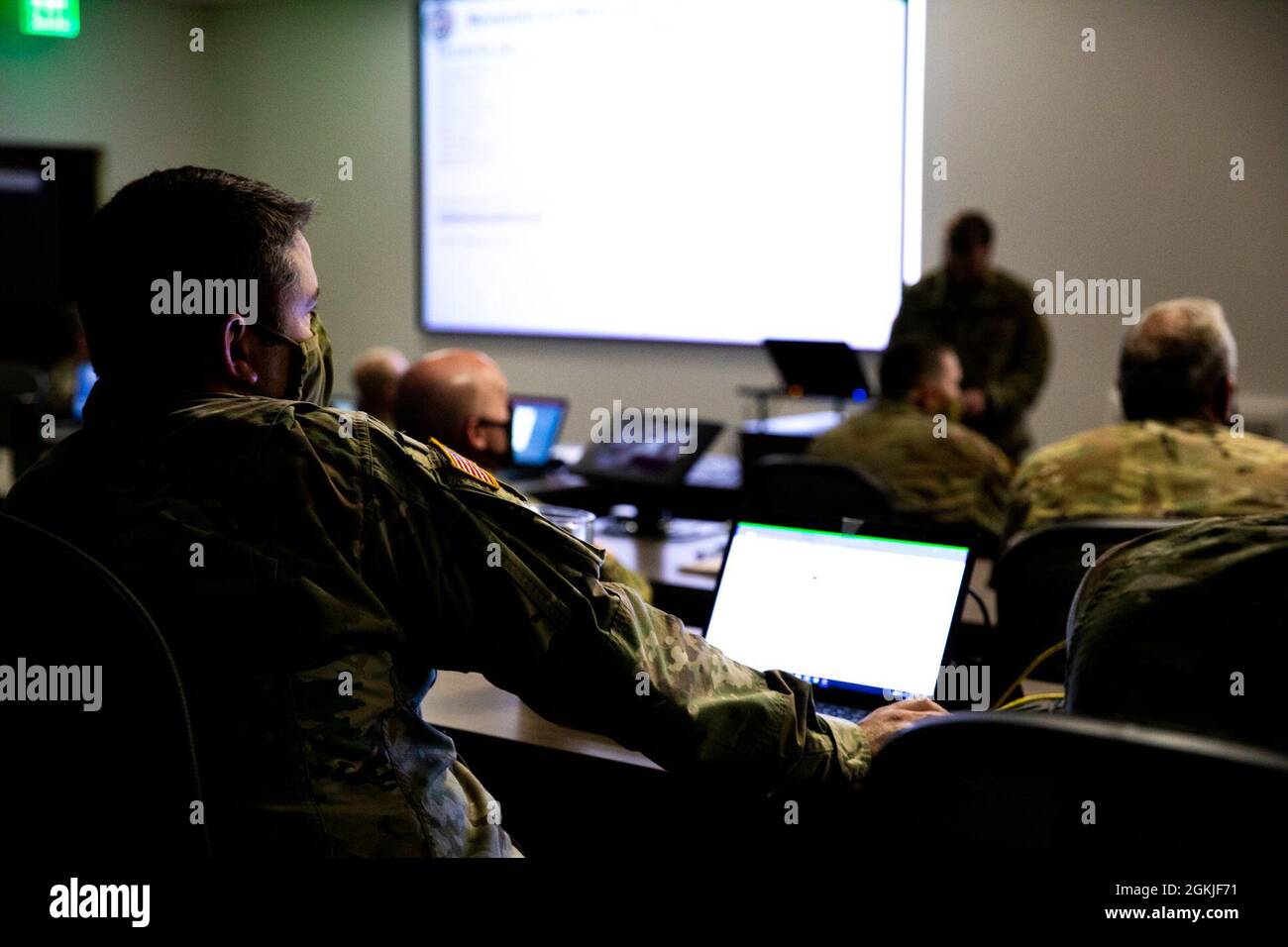 U.S Army National Guard Soldiers, assigned to the 19th Special Forces ...