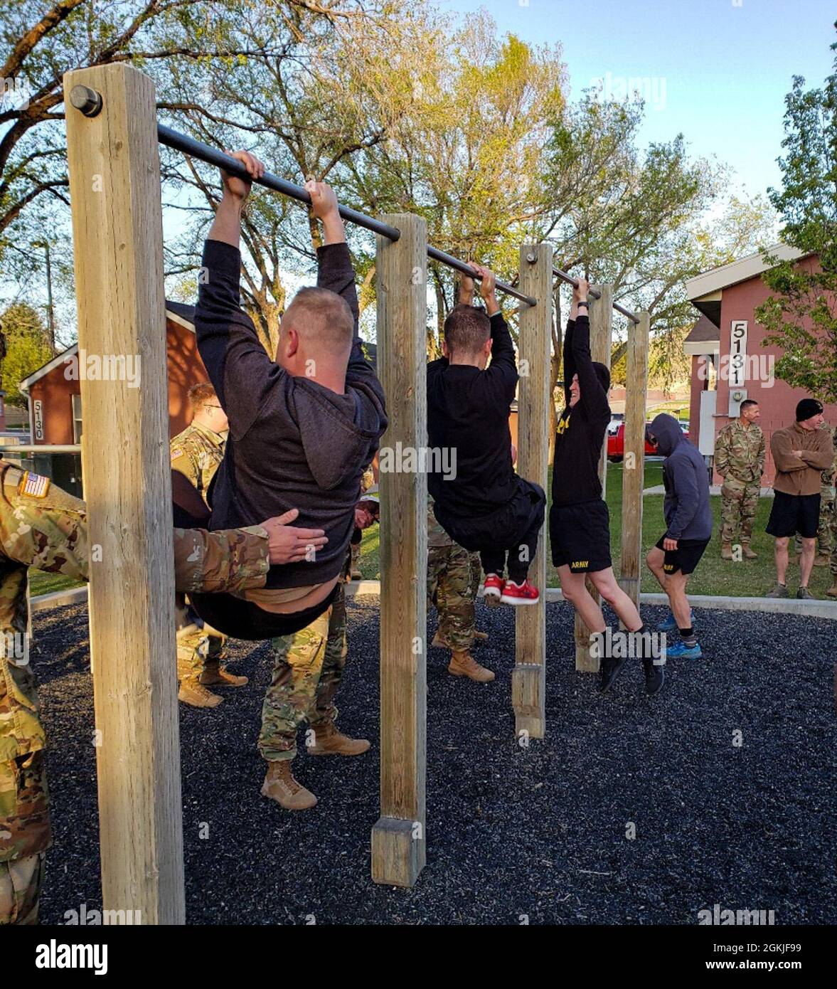 U.S Army National Guard Soldiers, assigned to the 19th Special Forces ...