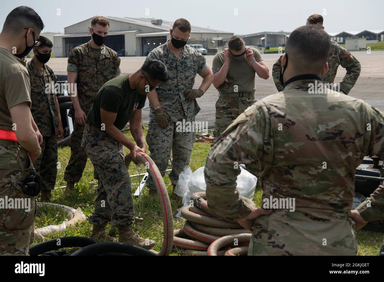 A Marine from the Marine Wing Support Squadron 172 instructs Marines ...