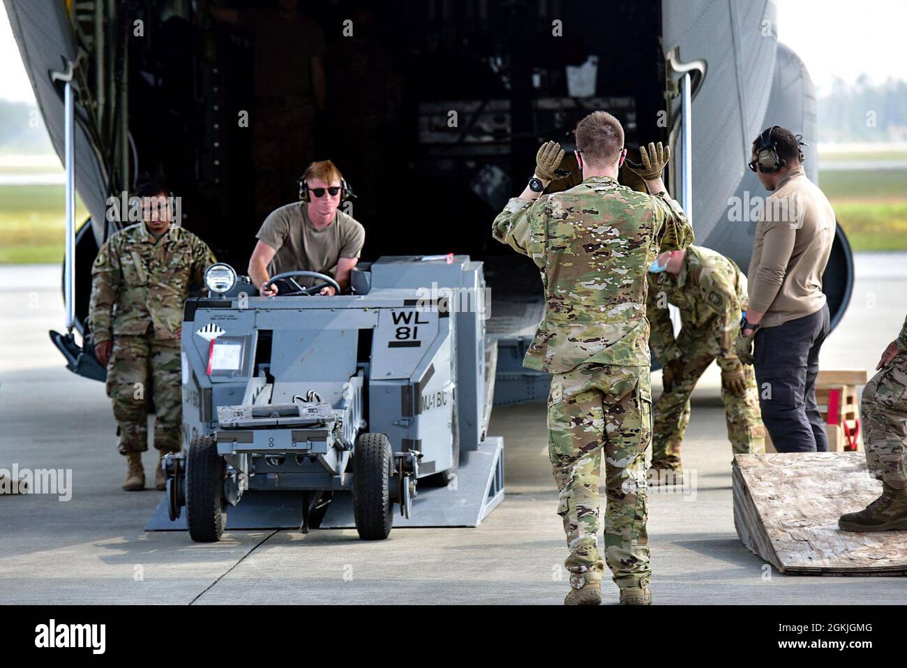 Airmen from the 19th Airlift Wing and 27th Fighter Squadron weapons ...