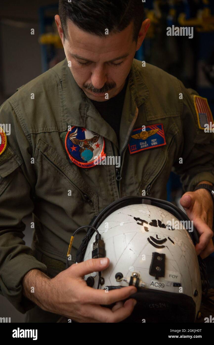 Rescue swimmer helmet hi-res stock photography and images - Alamy