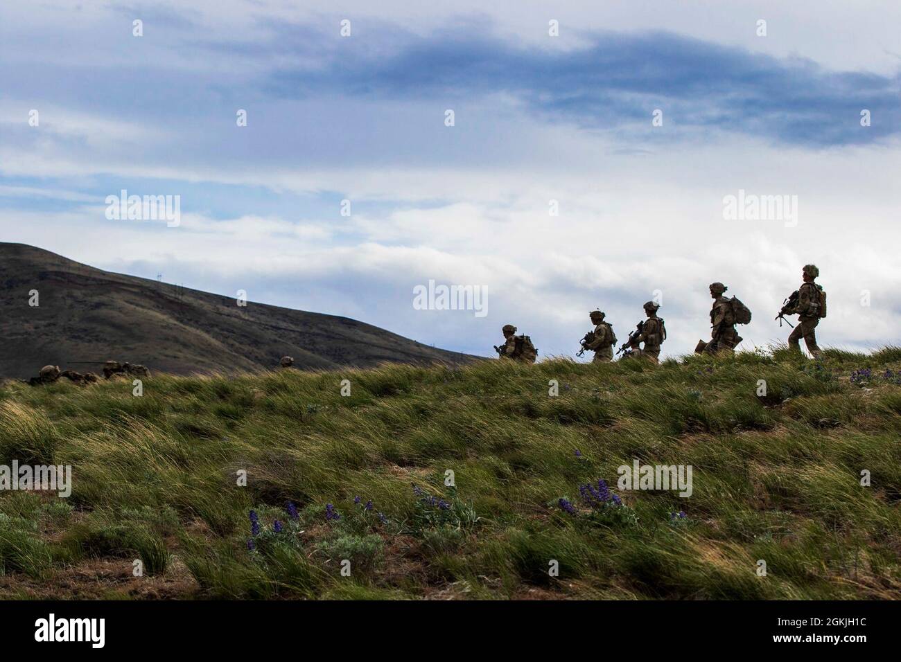 U.S. Army soldiers assigned to 1st Battalion, 17th Infantry Regiment ...