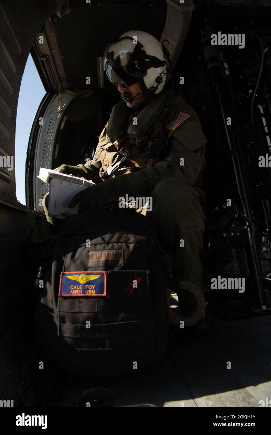 Naval aircrewman helicopter 1st class hi-res stock photography and ...