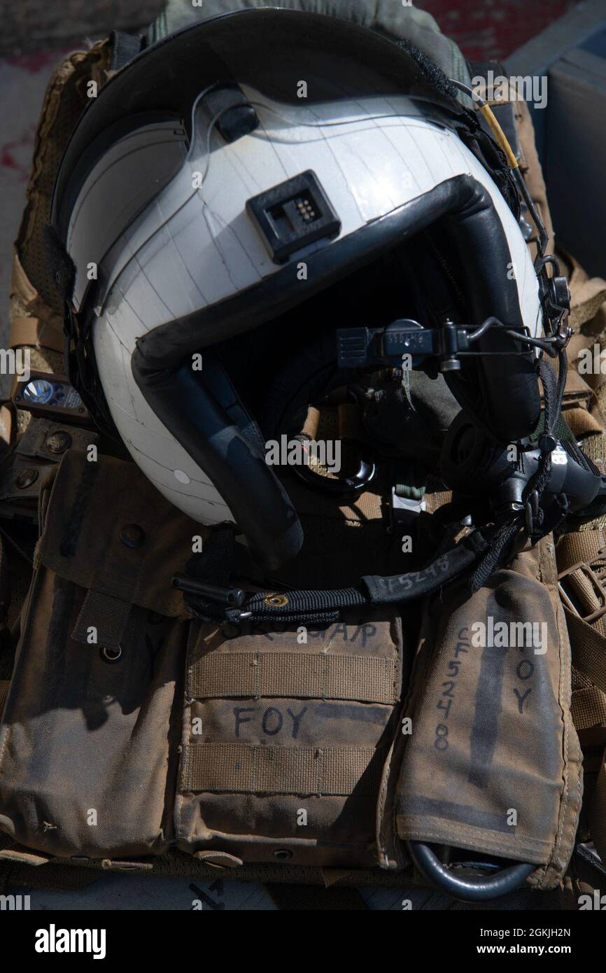 210503-N-EV253-1098 SAN DIEGO (May 3, 2021) – Naval Aircrewman ...