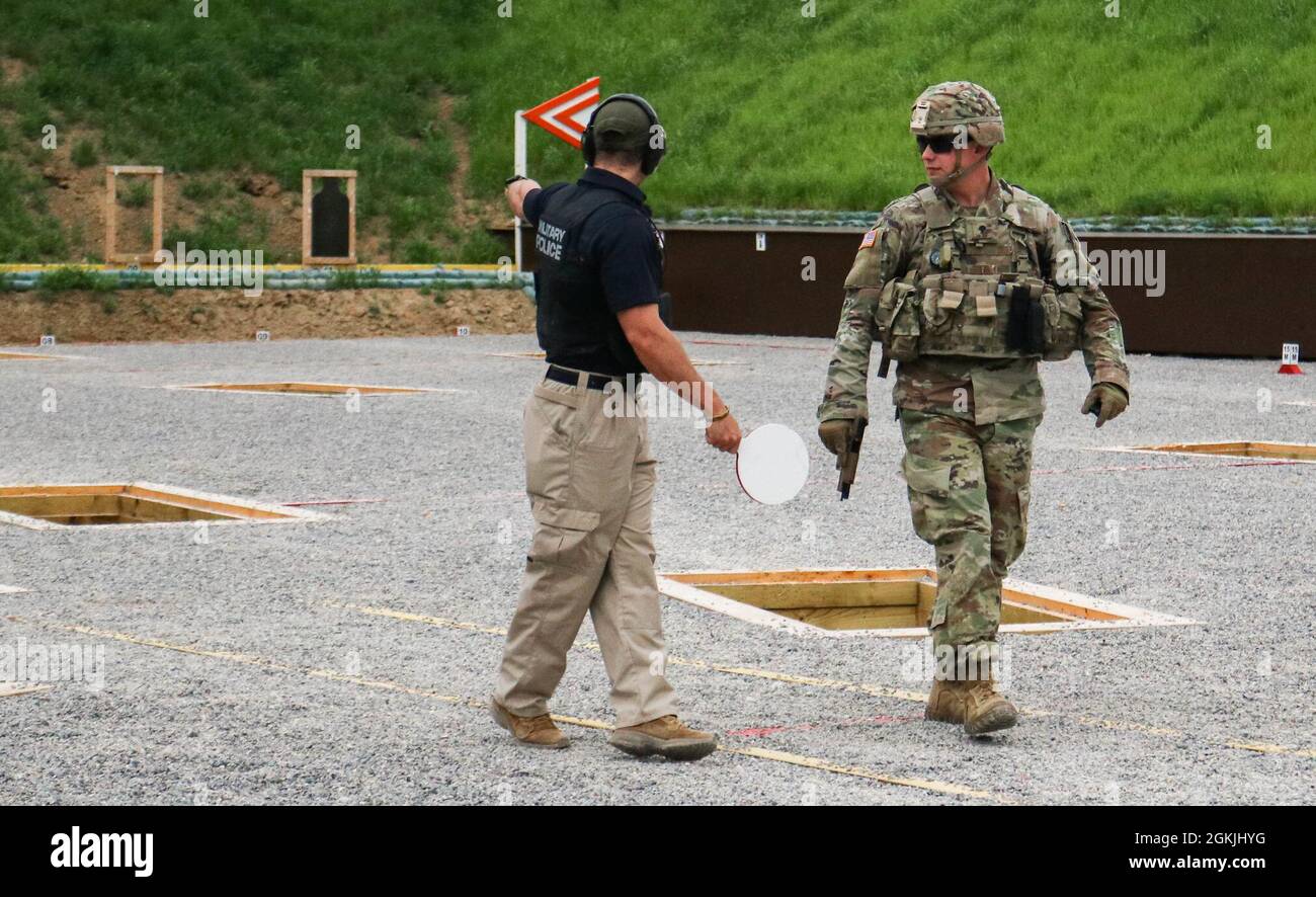 M17 pistol qualification hi-res stock photography and images - Alamy